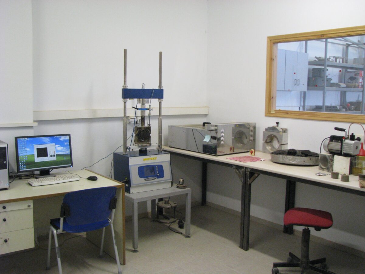 Main Laboratory - Geotest